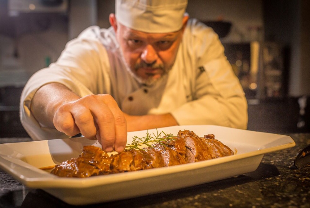 Renomado chef Alex Sabino lança cardápio especial de festas - VerdadeOn