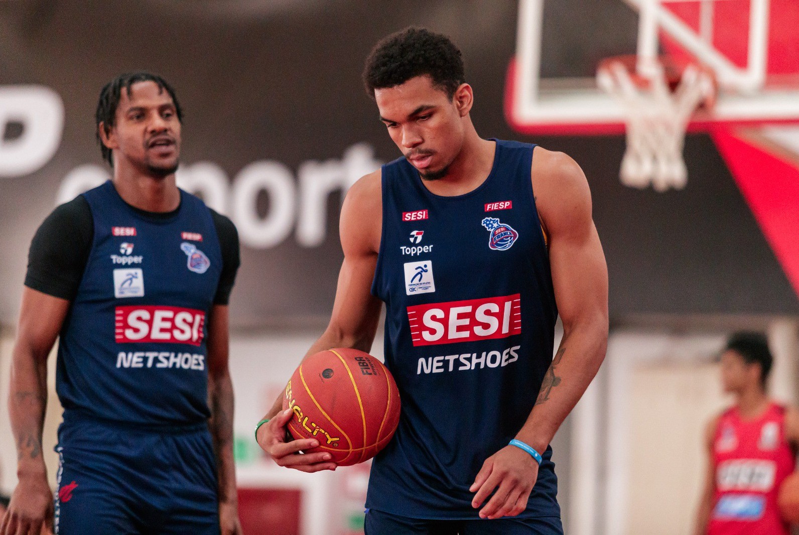 Reynan rompe contrato e deixa Sesi Franca Basquete para competir em ...